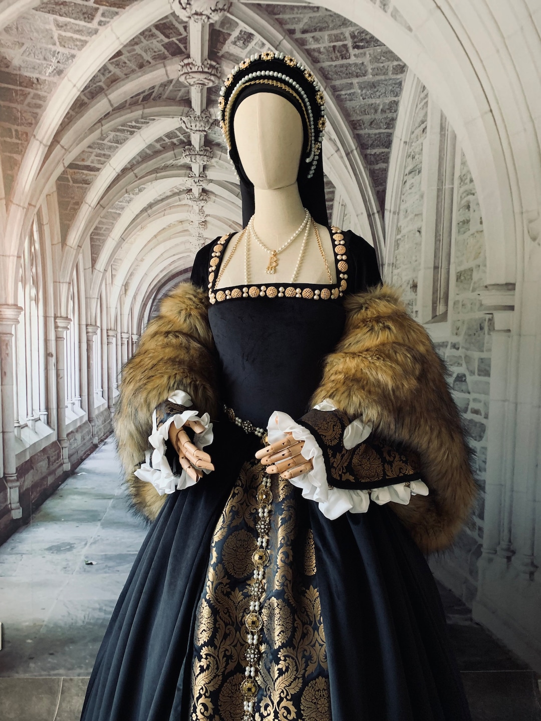 Velvet Anne Boleyn Portrait Gown - Black and Gold - Etsy UK