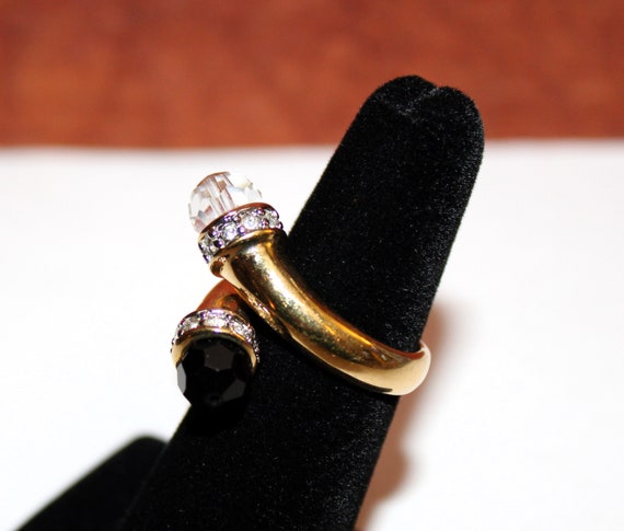 Vintage Ivana Gold Tone Wrap Ring - Gem