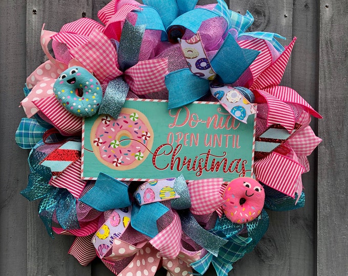 Whimsical Christmas Donut Wreath, Candy and Donut Theme Christmas ...