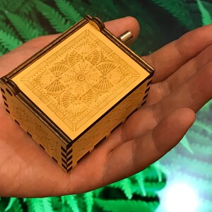 Cute Tiny Hand-cranked Wooden Music Box | Custom Engraving | Selection ...