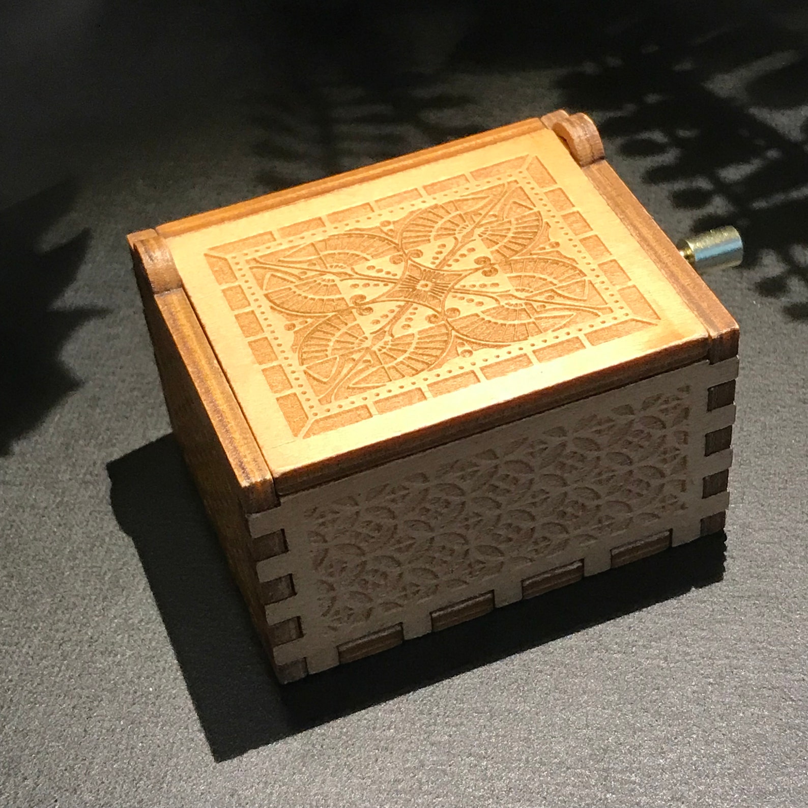 Cute Tiny Hand-cranked Wooden Music Box | Custom Engraving | Selection ...