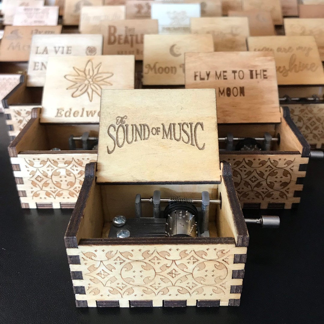 Cute Tiny Hand-cranked Wooden Music Box | Custom Engraving | Selection ...