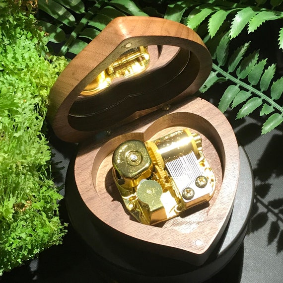 Collectible Music Boxes Collectibles Heart-shaped Maple/Walnut Wood ...