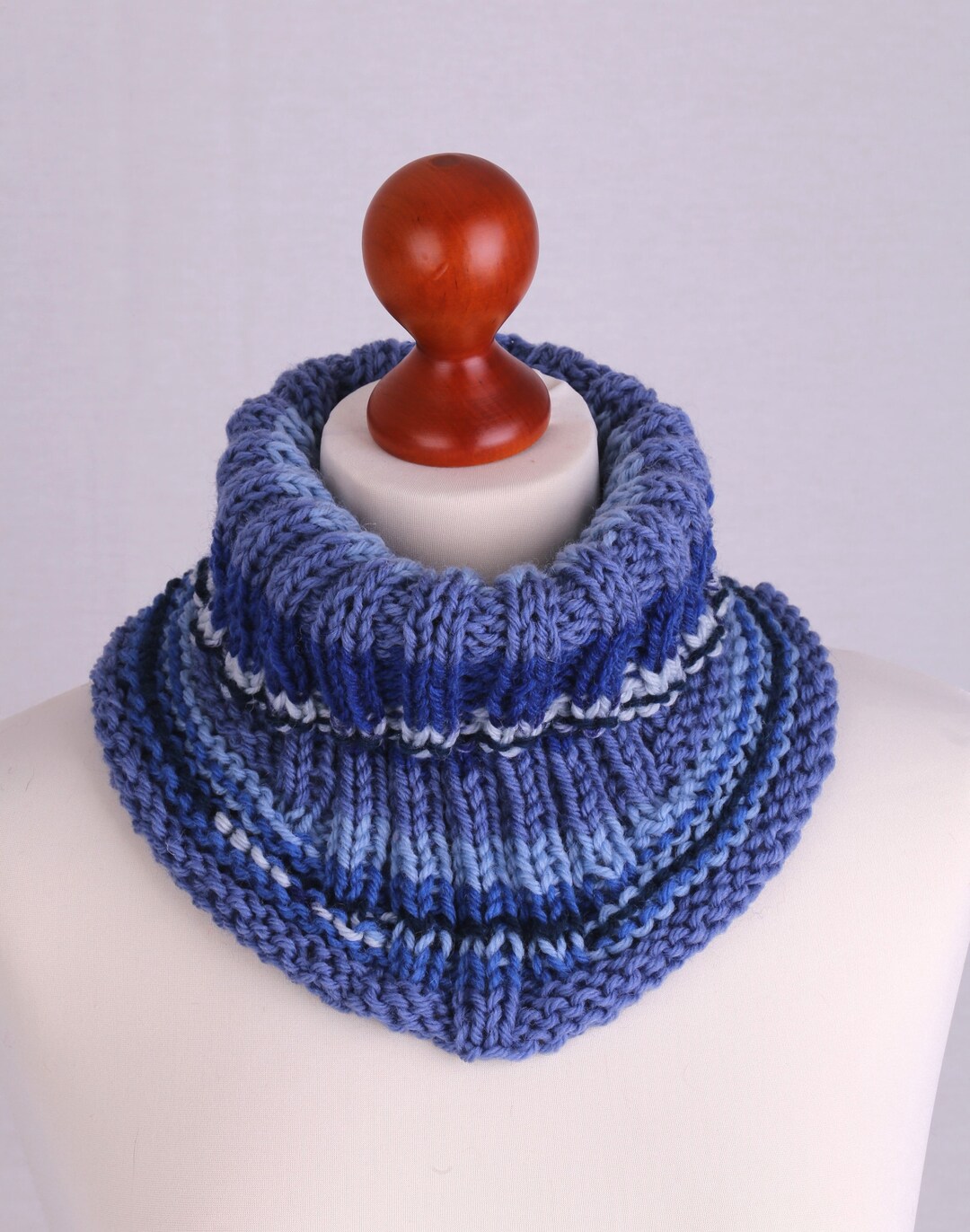Stepped Quarters Knit Loop Scarf in Shades of Blue - Etsy