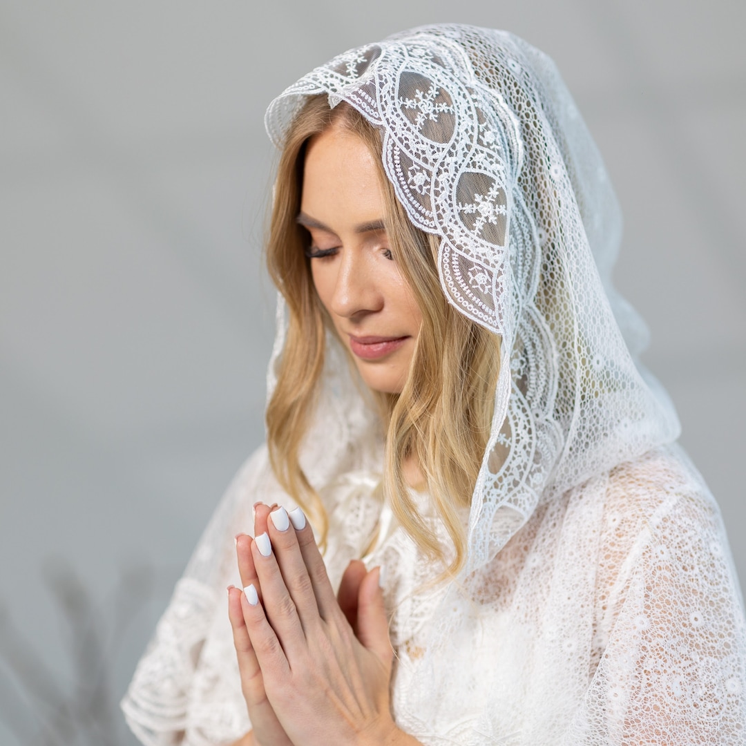 Chapel Mantilla Veil for Mass, Lace Church Mantilla Veil, Embroidered ...