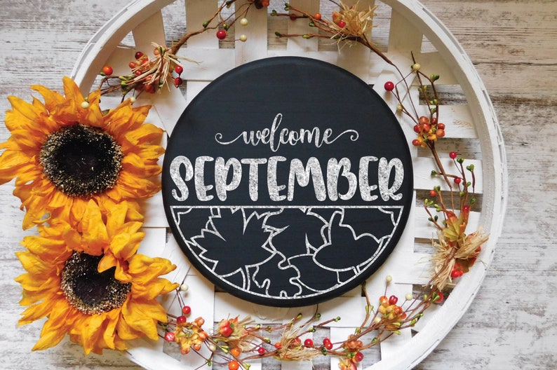 Monthly Door Signs SVG Bundle Holiday SVG Bundle Round - Etsy