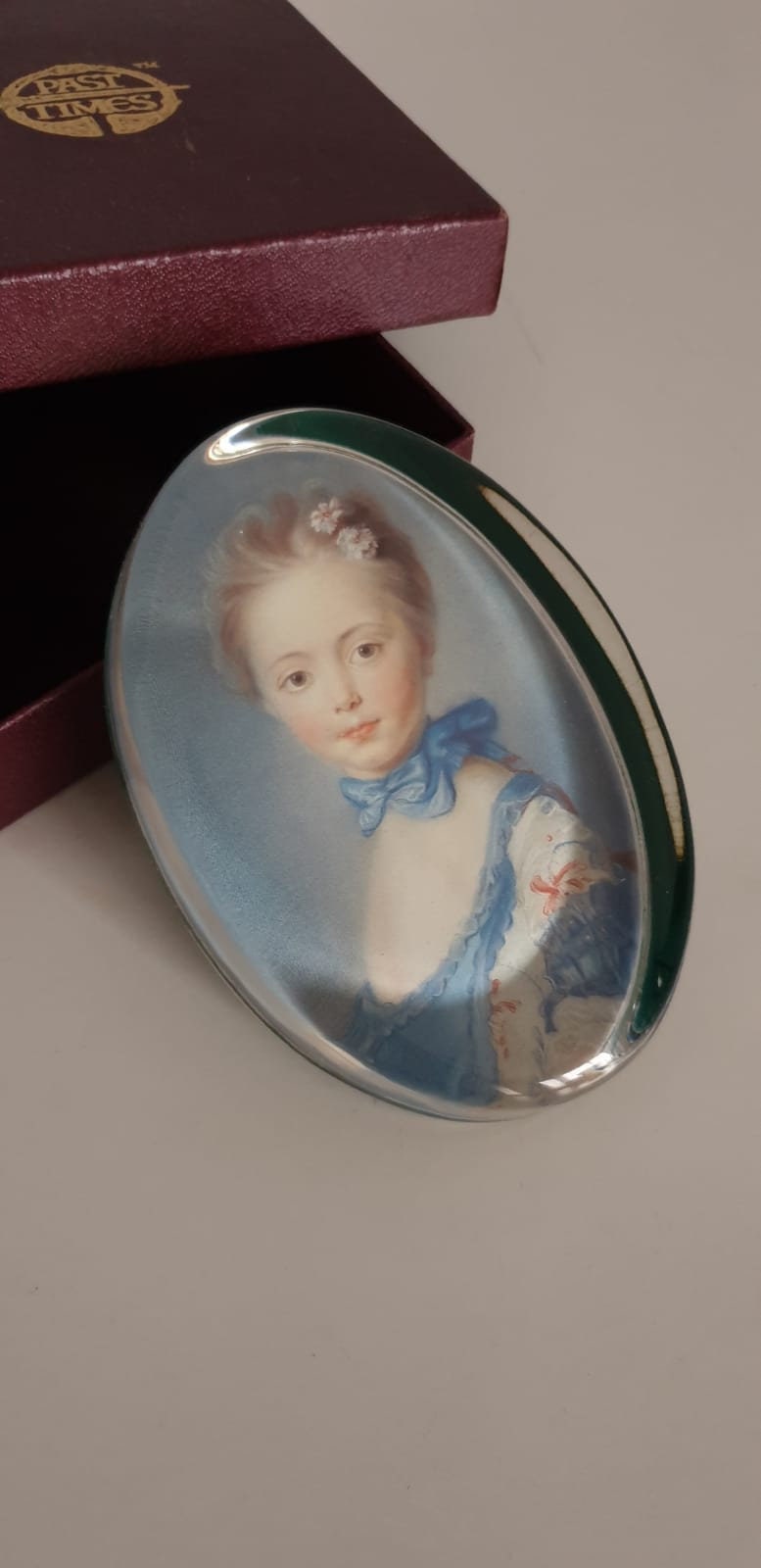 Vintage Paper Weigth | Past Times Glass Paper Weigth| Girl With a ...