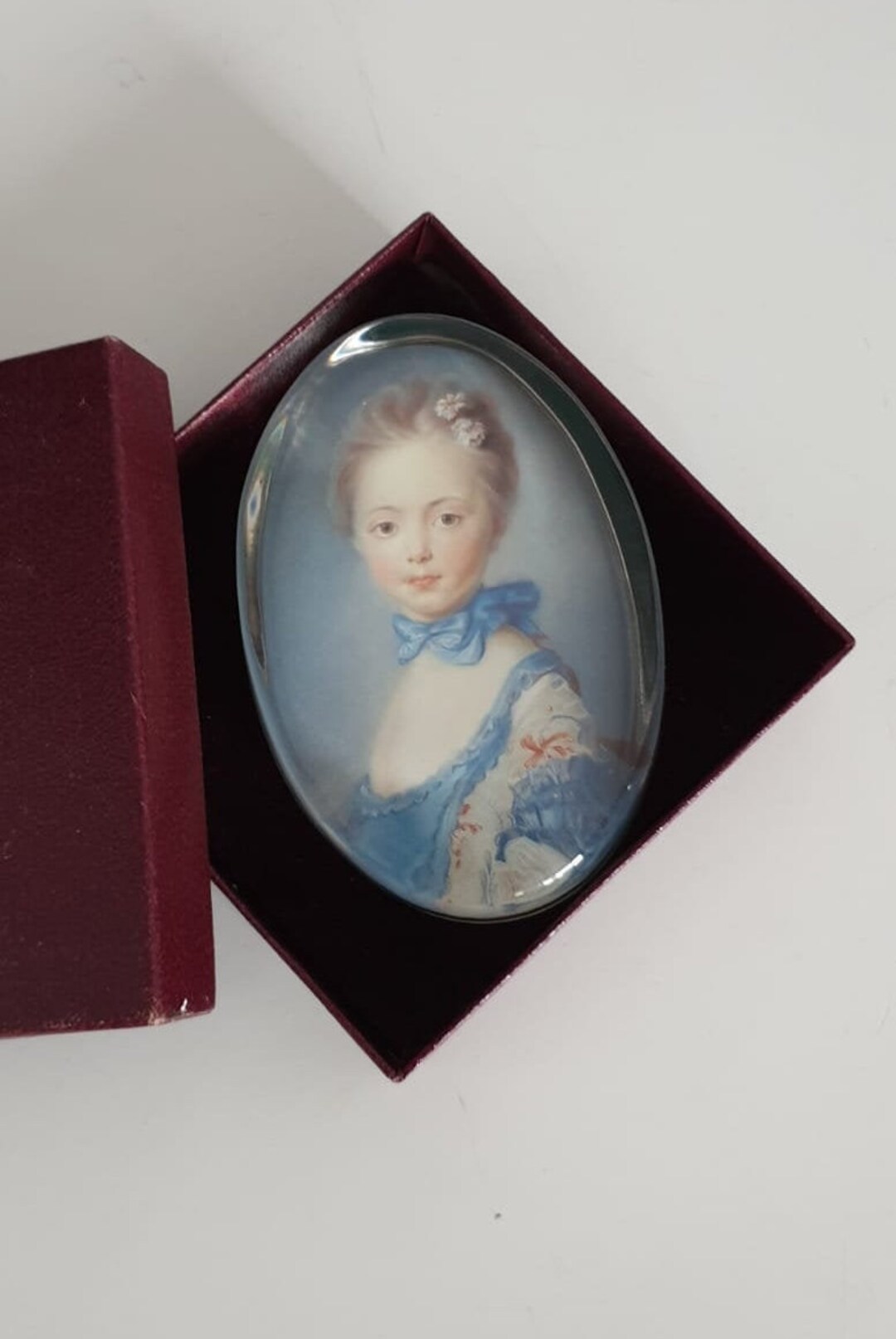 Vintage Paper Weigth | Past Times Glass Paper Weigth| Girl With a ...