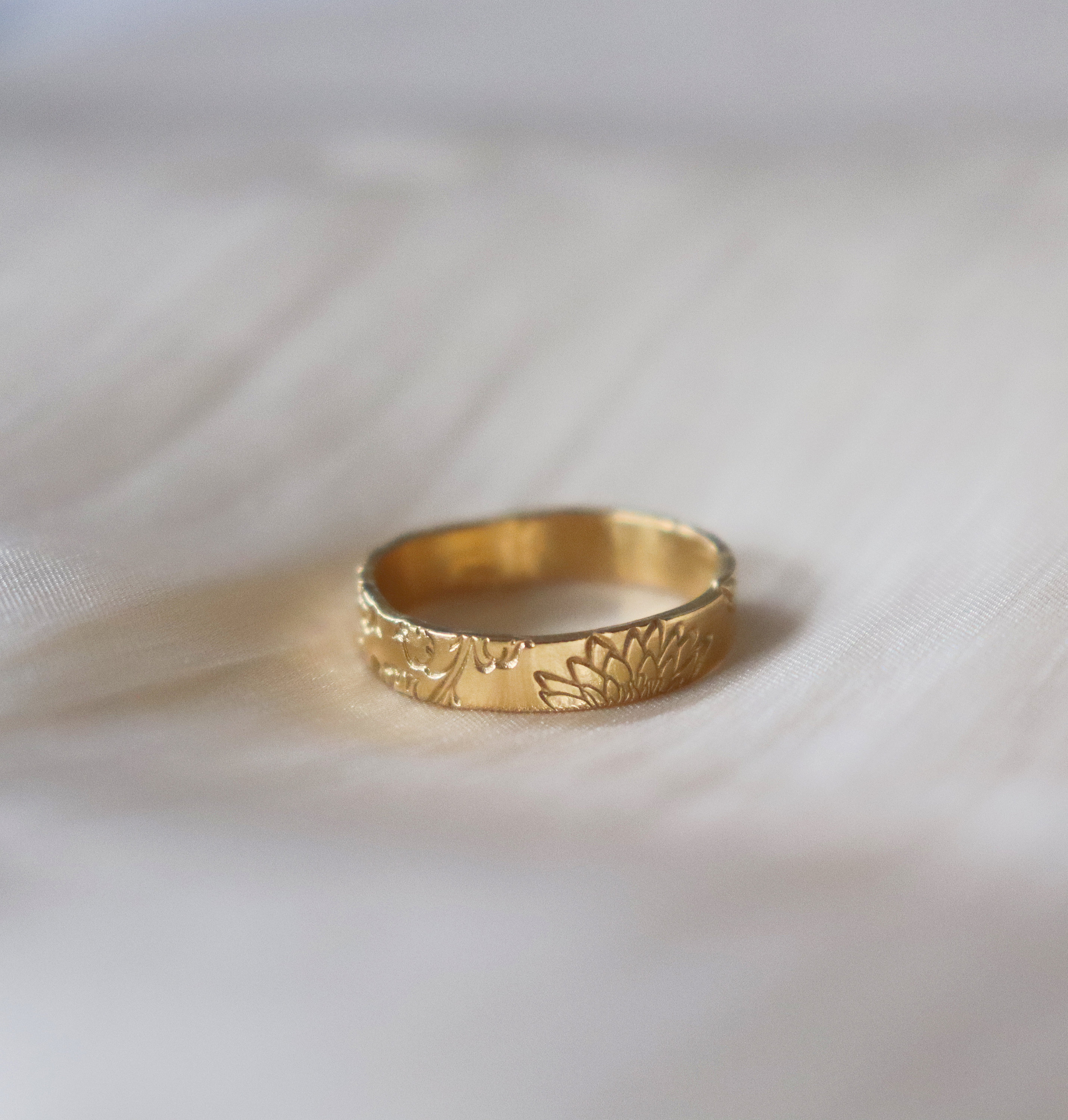 Personalized Multiple Birth Flower Ring: Family Birthflowers Ring - Etsy