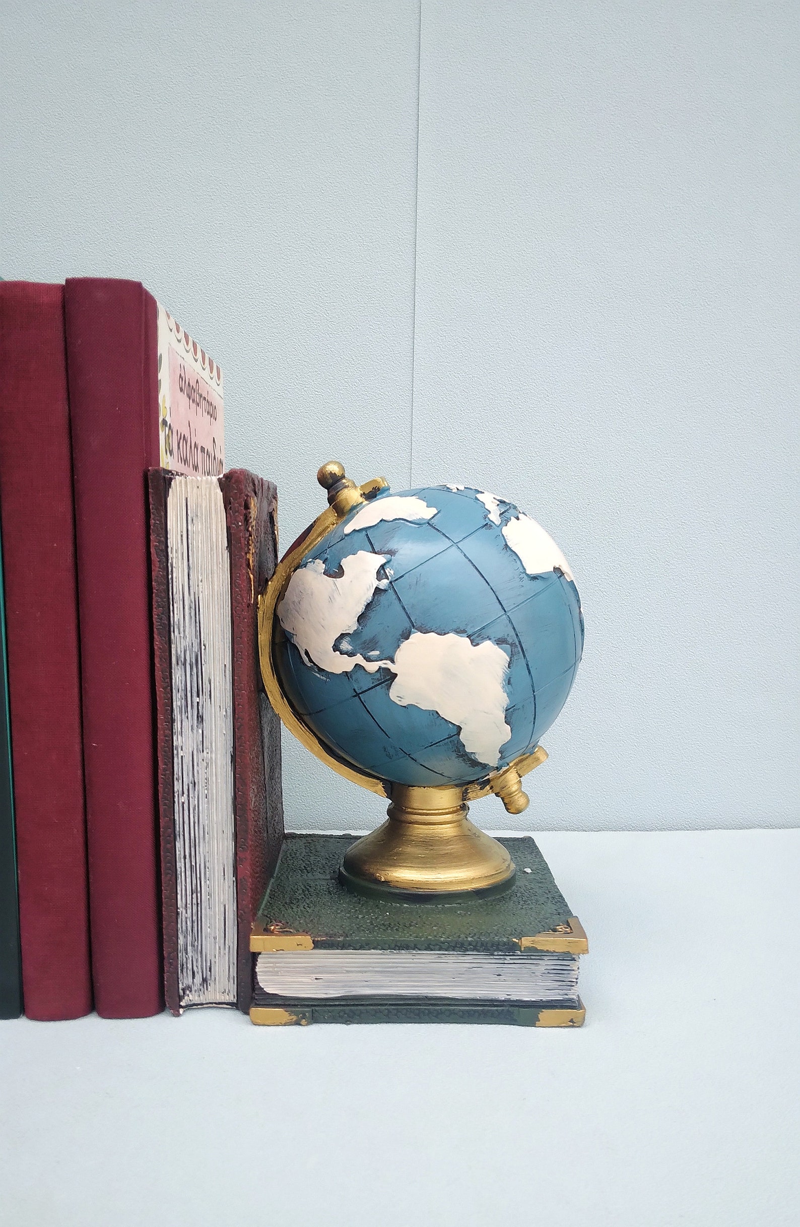 Globe Bookends, World Map Globe Book Support, Gift for Geography ...