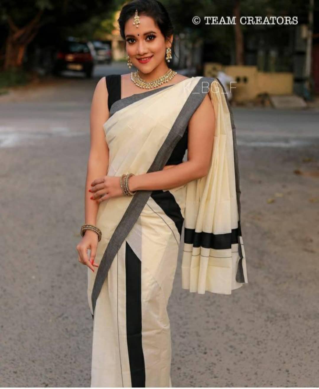 Womens Traditional Kerala Black Kara Setmundu/ Puliyilakara - Etsy