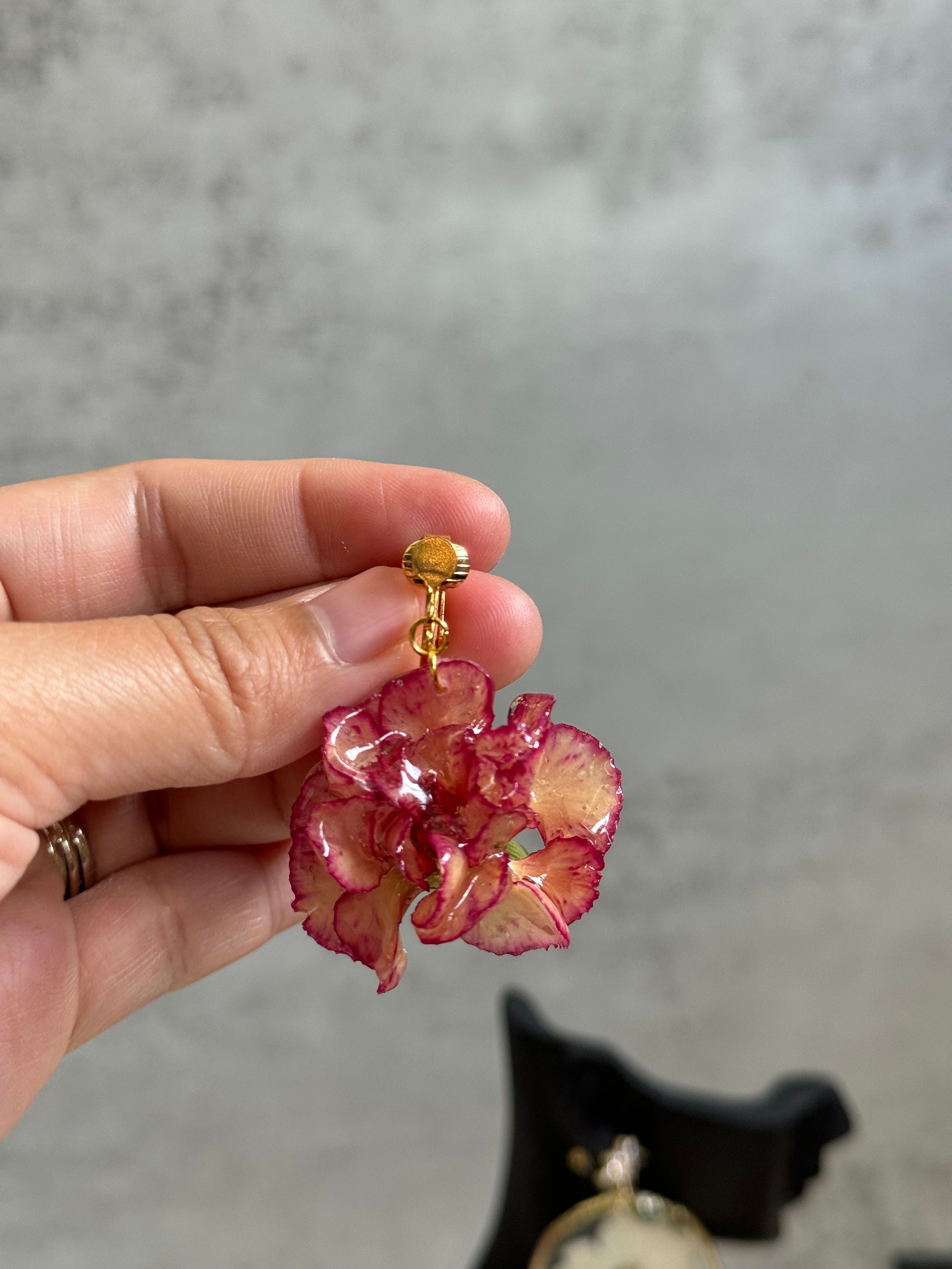 Real Red With Pink Carnation Flower Preserved in Resin With Gold Plated ...