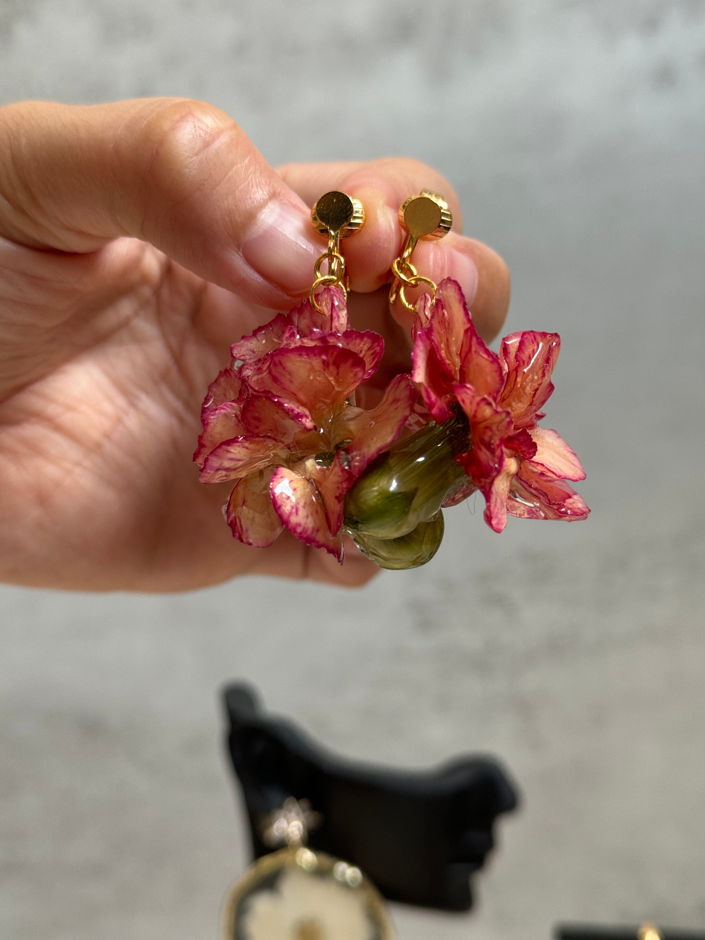 Real Red With Pink Carnation Flower Preserved in Resin With Gold Plated ...