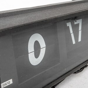 Black Industrial Flip Clock - 1980s by Pragotron - Etsy