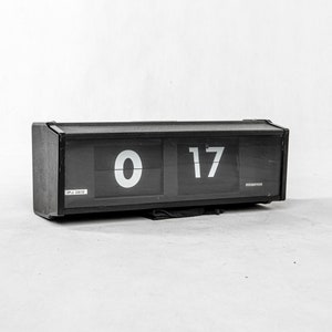 Black Industrial Flip Clock - 1980s by Pragotron - Etsy
