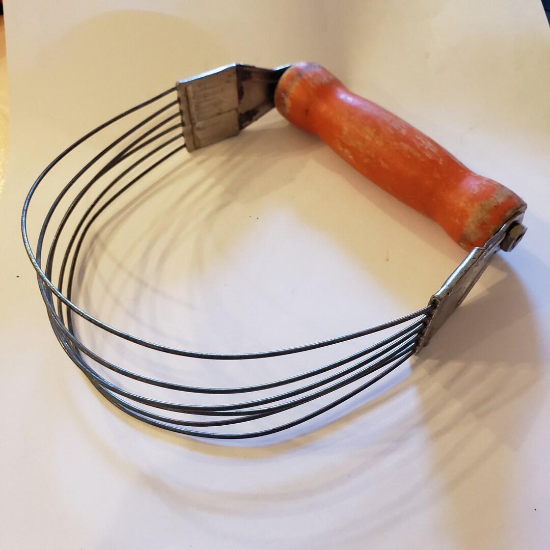 Vintage Androck Pastry Cutter With Red Wood Handle - Etsy