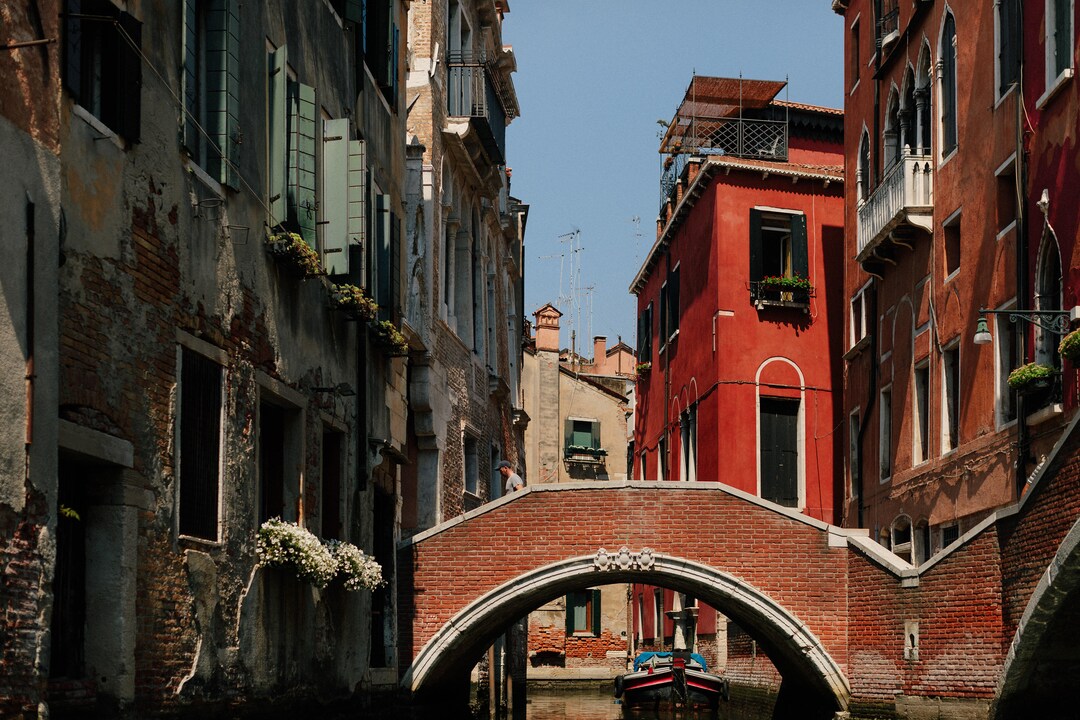 Venice Architecture | Venice Bridges | Venice Scenery | Red Buildings ...