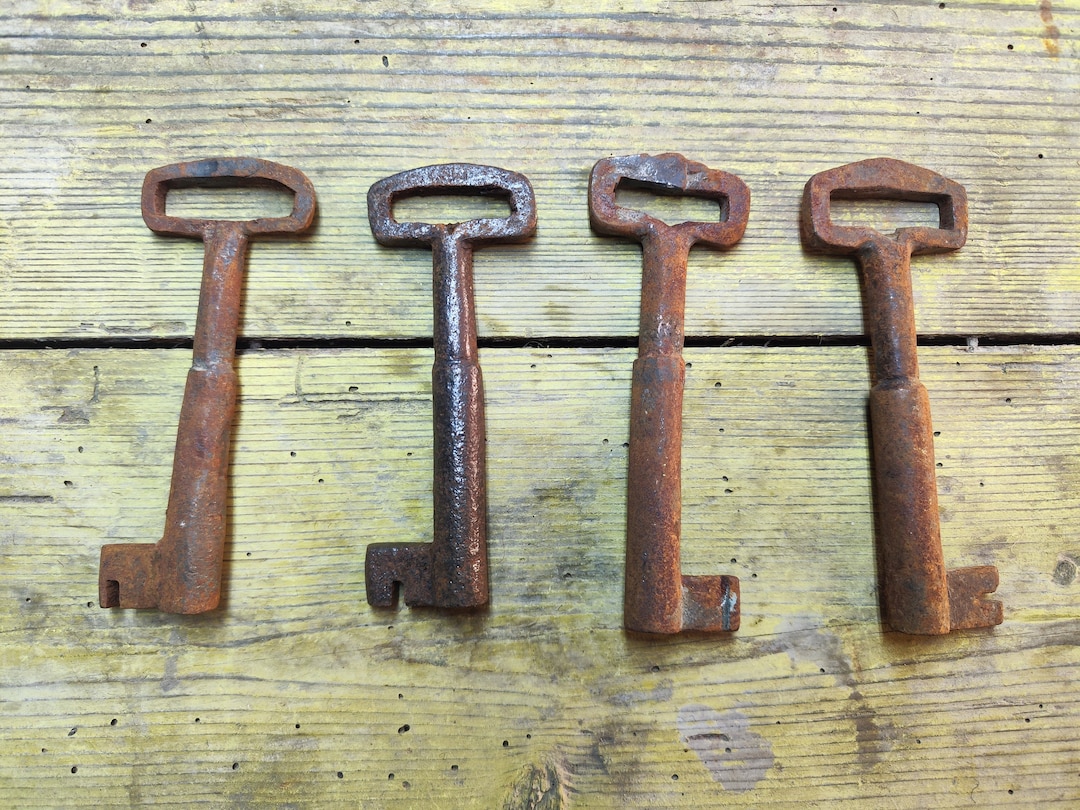 Set of 4,vintage Door Key,antique Key,primitive Key,large Iron Skeleton ...