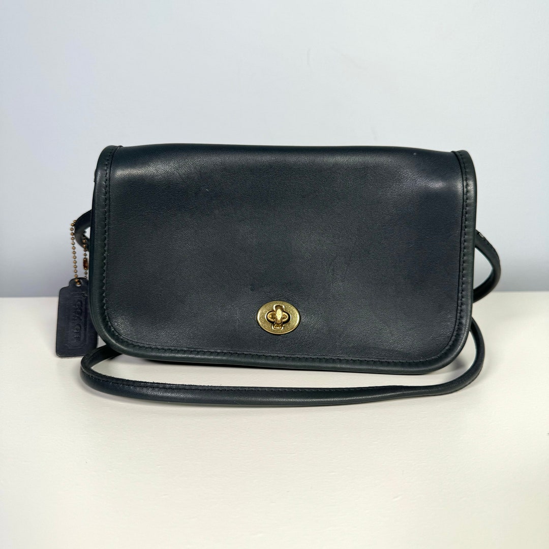 Vintage Coach Dinky Bag in Navy No 9375 // 80s/90s Cross Body Coach Bag ...