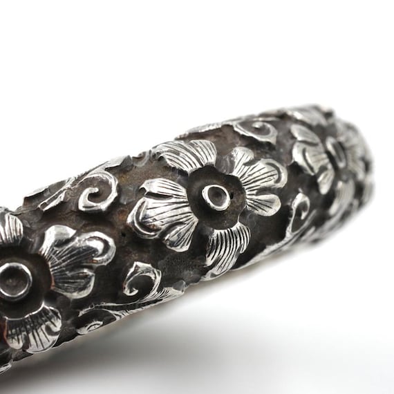 Vintage Silver Repoussé Floral Cuff ~7.5" // Antique … - Gem