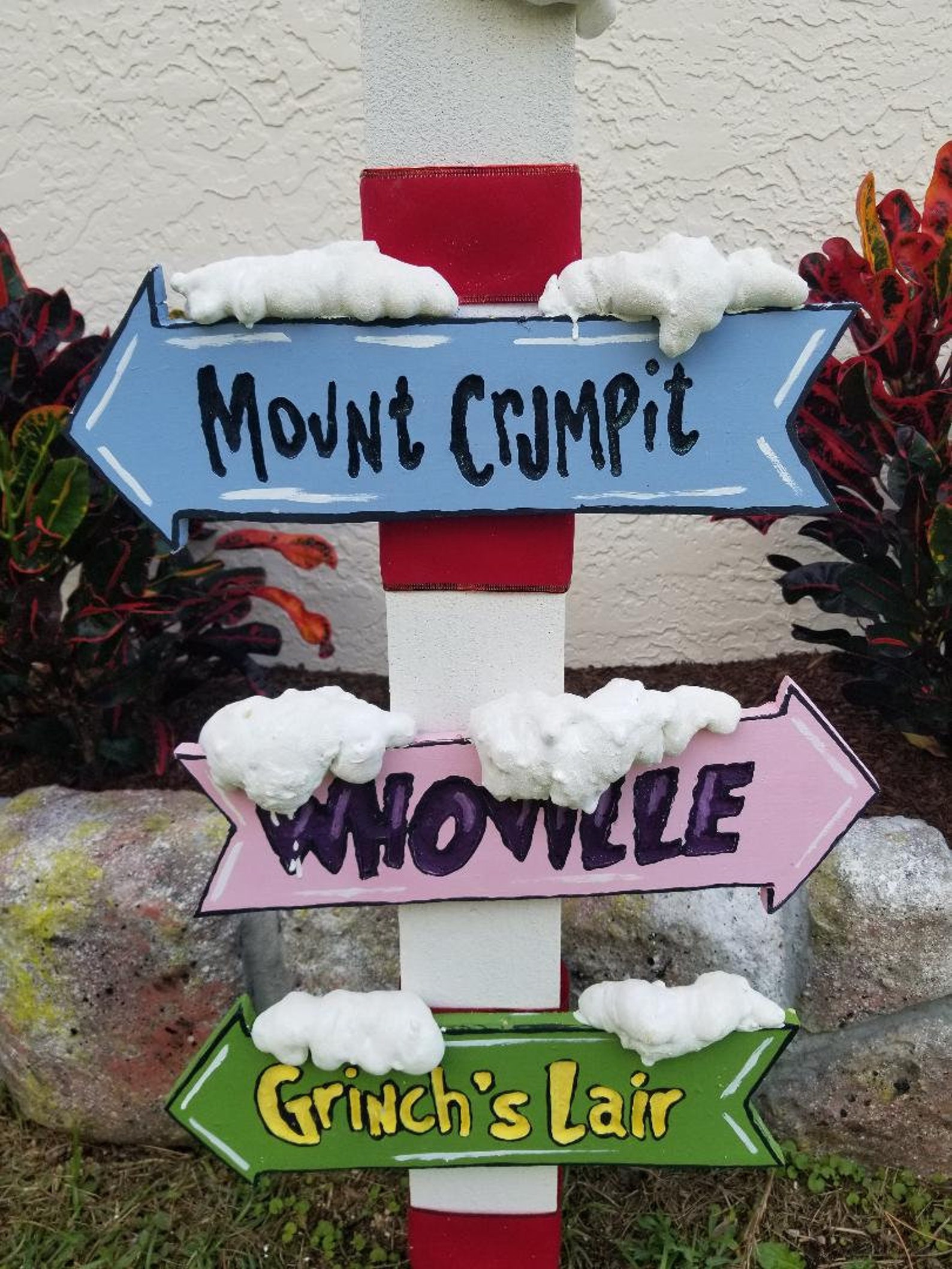 Grinch Sign Post Whoville Mount Crumpit Grinch's Lair - Etsy.de