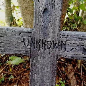 UNKNOWN Authentic Handmade Halloween Tombstone RIP Cross Prop Halloween ...