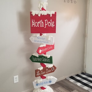 6 Ft Tall Christmas North Pole Signpost With 4 Directional Signs ...