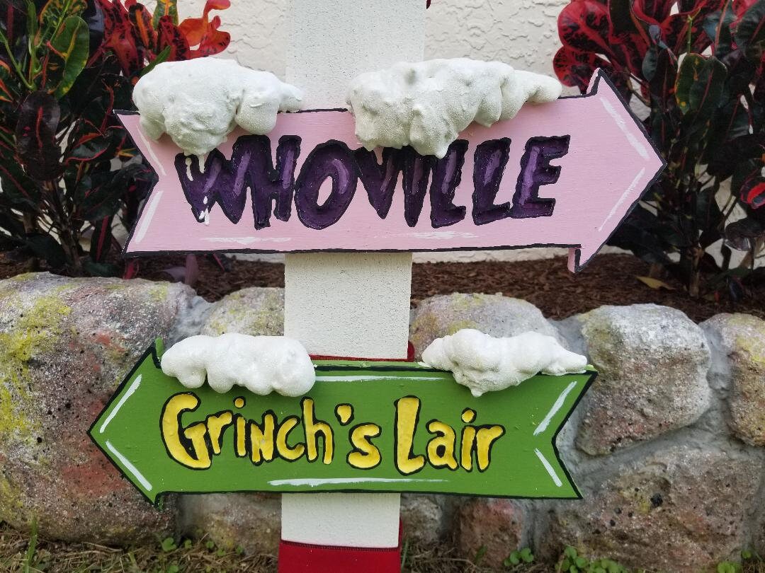 Grinch Sign Post Whoville Mount Crumpit Grinch's Lair - Etsy.de