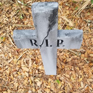 RIP Cross Prop Aged Gray Stone Halloween Tombstone Gravestone Halloween ...