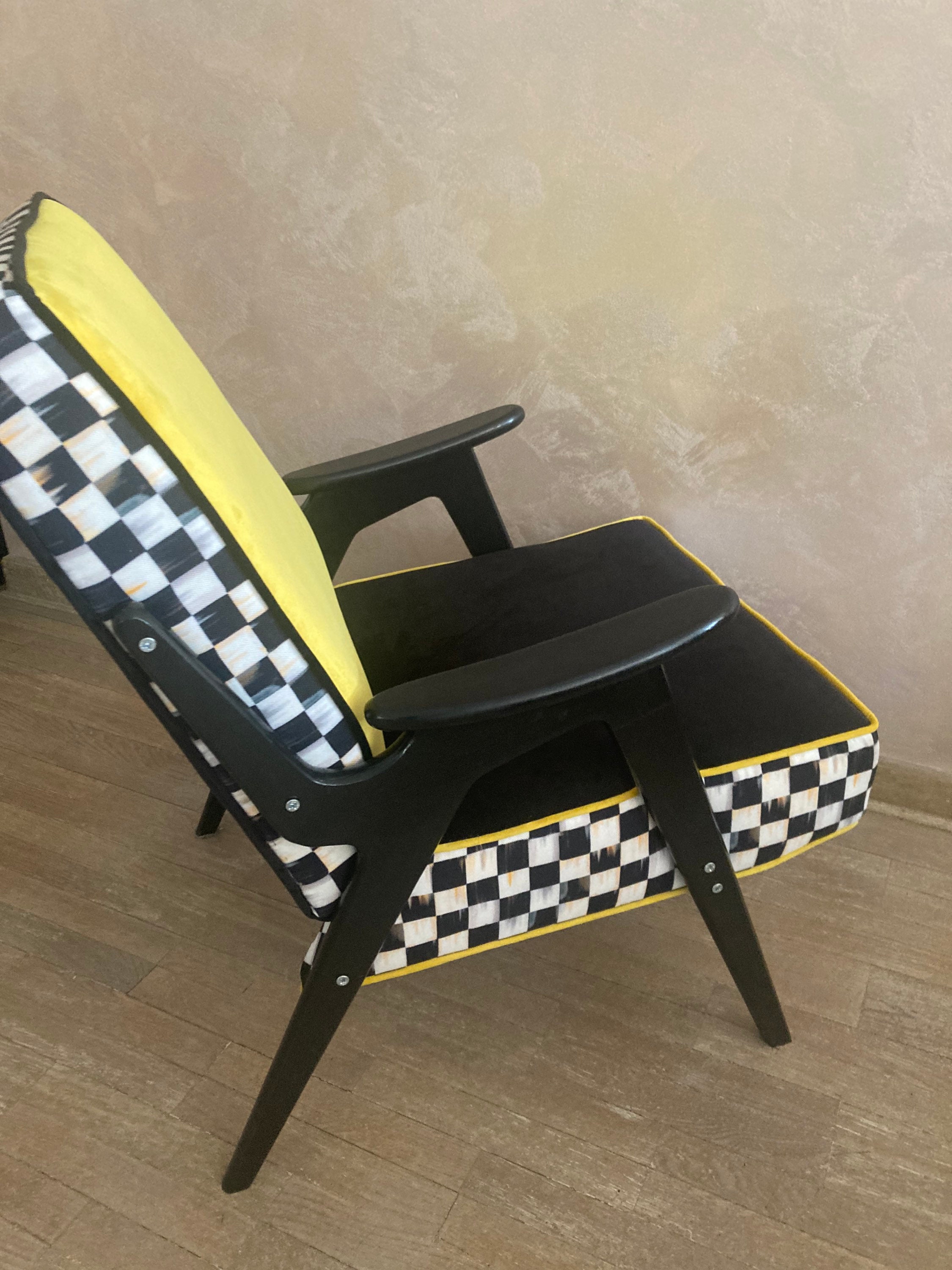 Pair of Mid Century Modern Chairs. Lounge Chairs.checkered Living Room ...