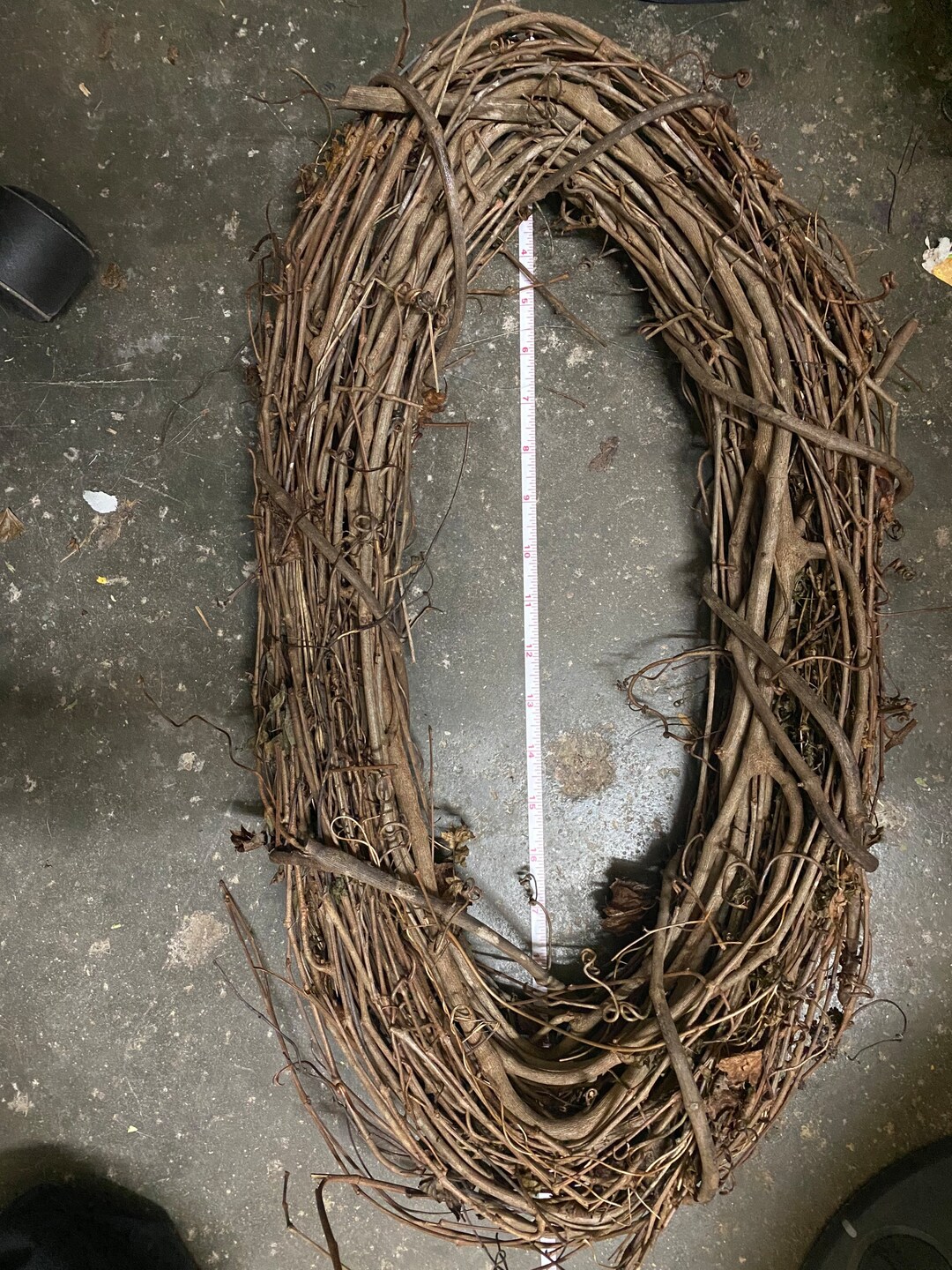 18" Oval Grapevine Wreath - 18OVW - Etsy