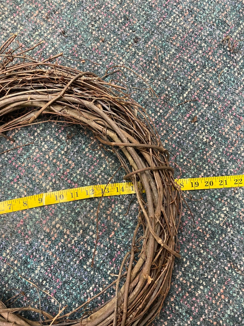 18" Round Grapevine Wreath - 18RVW - Etsy