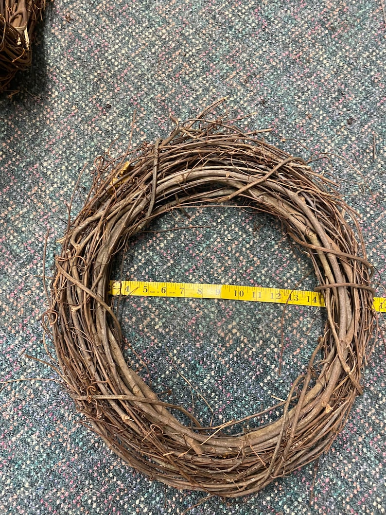 18" Round Grapevine Wreath - 18RVW - Etsy