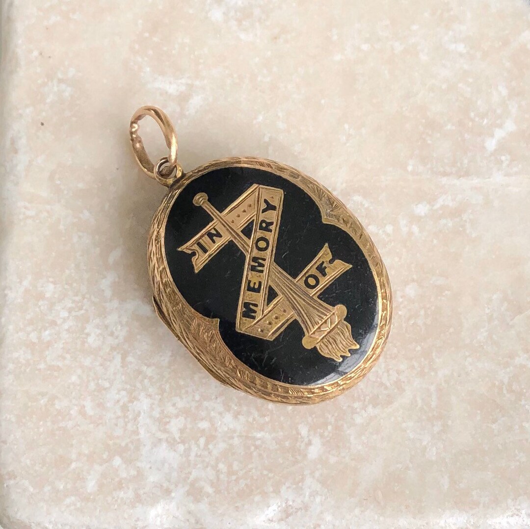 Vintage 9 Carat Gold Memorial Locket - Etsy