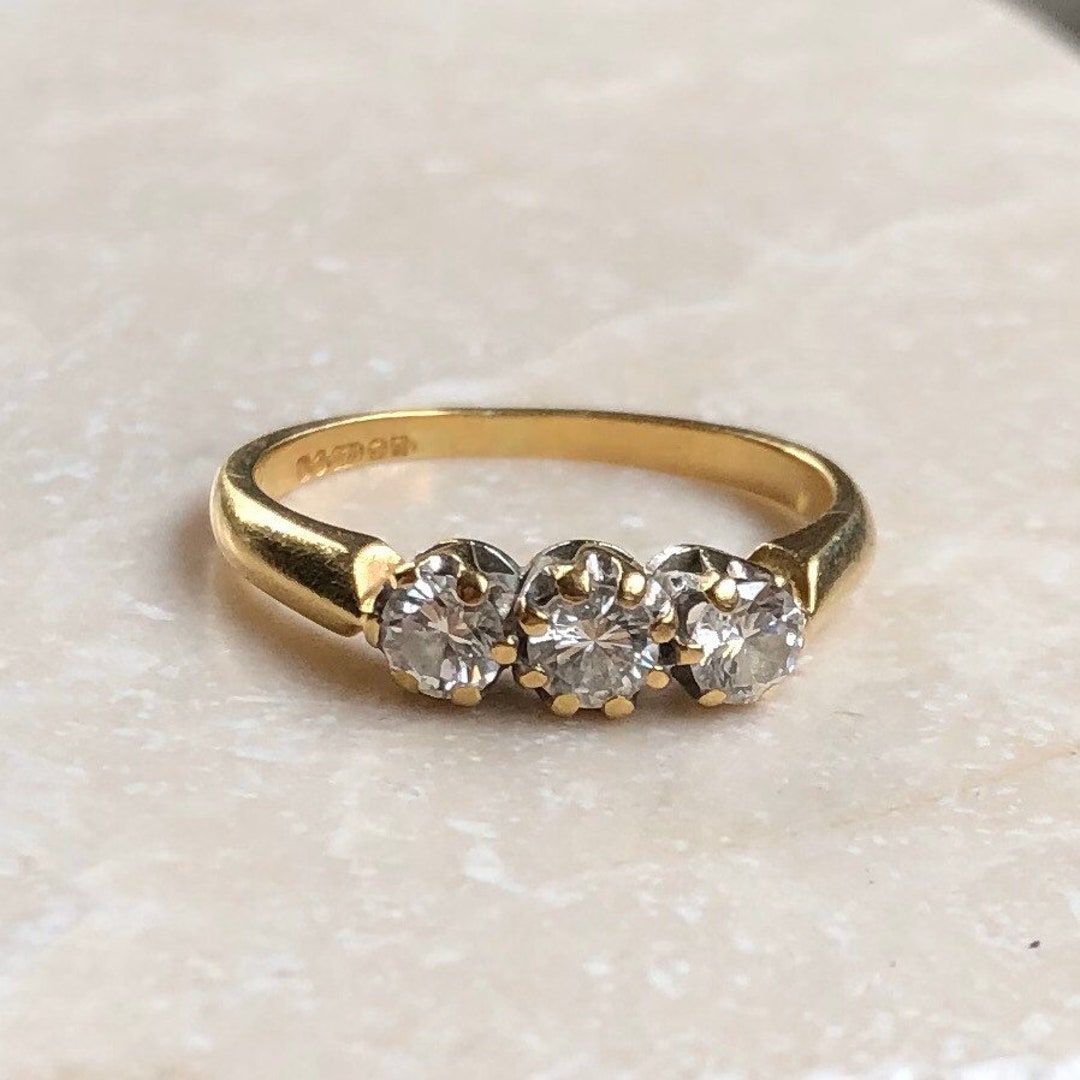 Vintage 18 Carat Gold Diamond Ring - Etsy