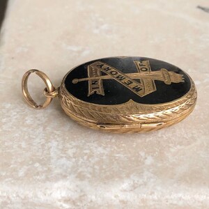 Vintage 9 Carat Gold Memorial Locket - Etsy