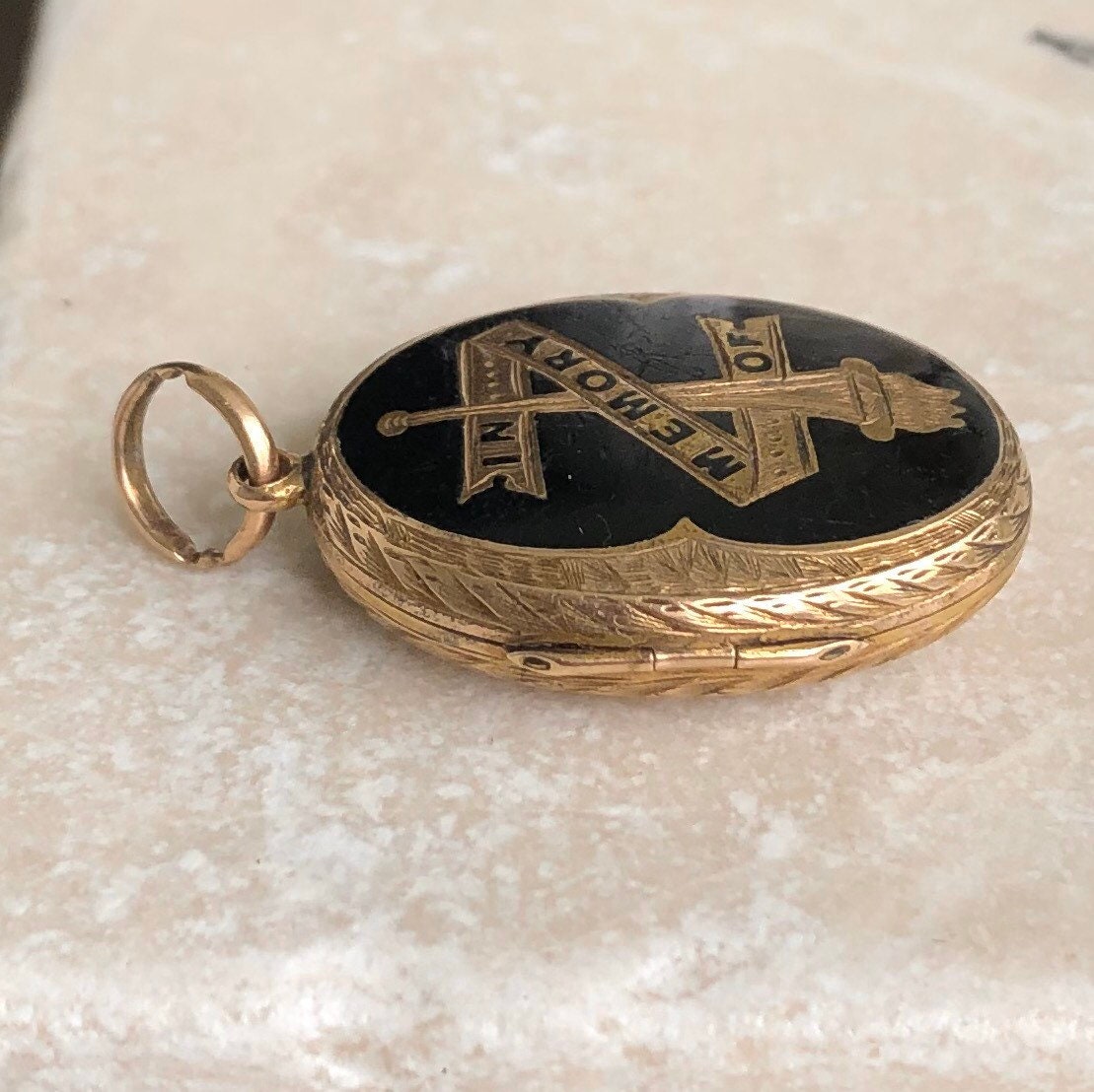 Vintage 9 Carat Gold Memorial Locket - Etsy