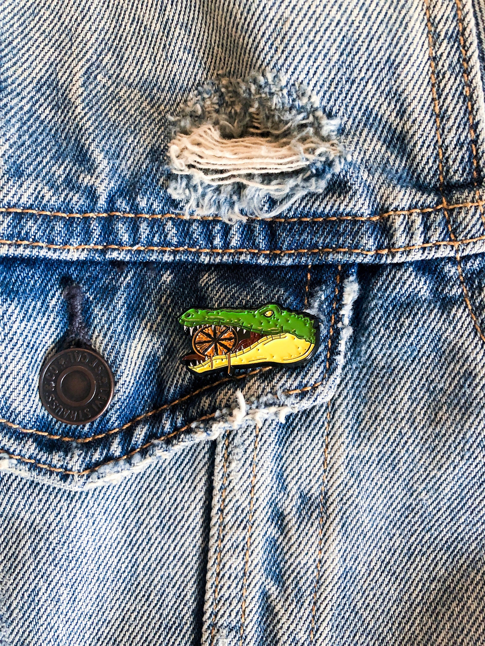 Alligator Enamel Pin - Gator Lapel Pin, Animal Jewelry, Florida Man - Etsy