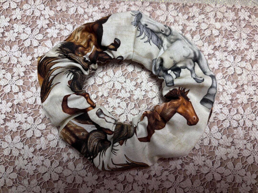 Cream Horse Scrunchies, Mustang Scrunchies Ponytail Holder Hair Tie ...