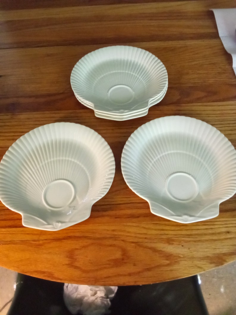 Vintage Wedgwood of Etruria Nautilus Shell Dinner Plates (1 Set of 4 ...