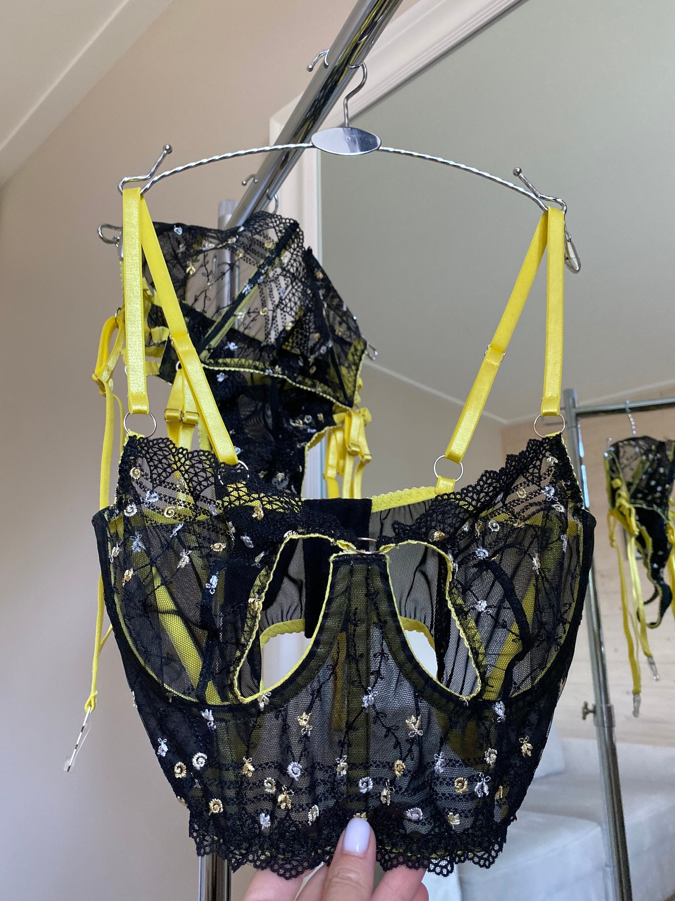 Ultra Sexy Lingerie Full Set Black and Yellow Lingerie With Garter Belt ...