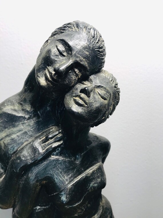 Lovers Embrace Statue