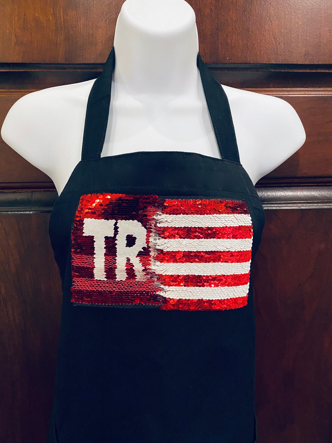 Black Pocket Trump Apron That Flips From Flag to TRUMP Design, Magical ...