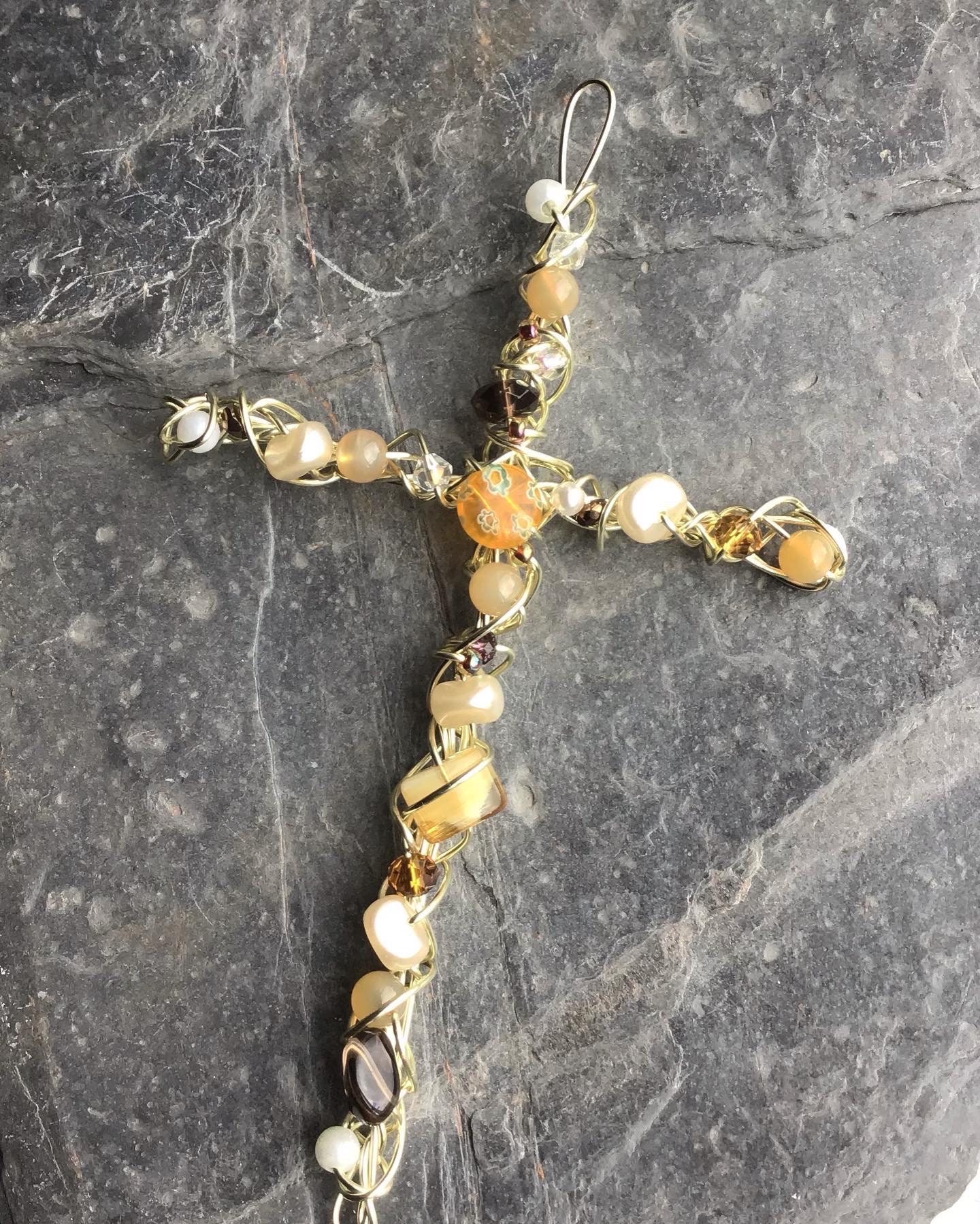 Christian Cross Wall Decoration Wire Beaded Crucifix Wall Hanging ...