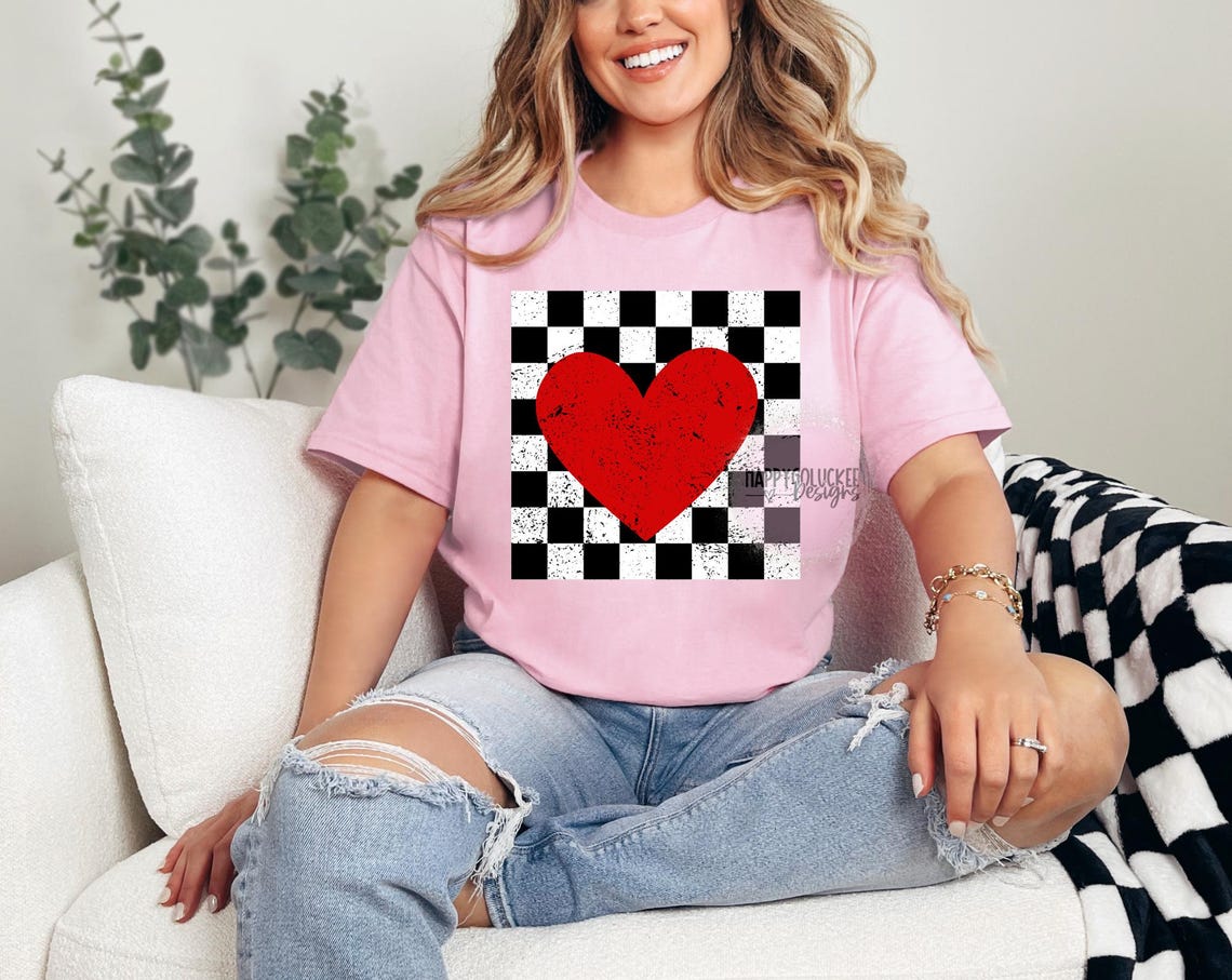 Red Heart With Checkered Background, Distressed Checkered Valentines ...