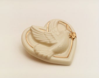 Dove brooch | Etsy