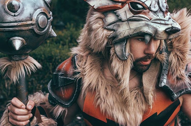 Pokemon Trainer Gary Cosplay