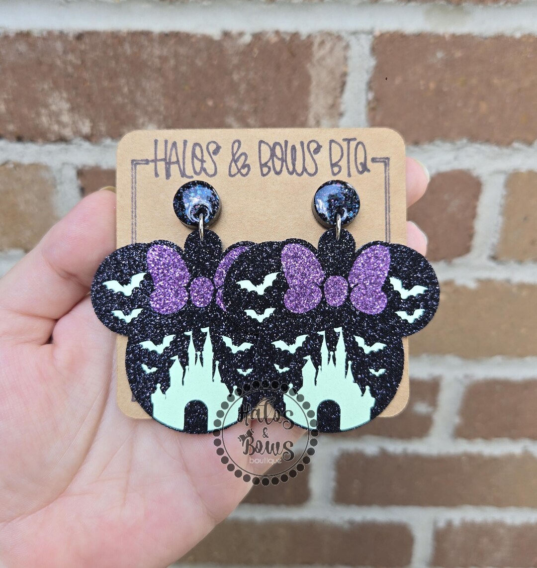 Glow-in-the-dark Minnie Mouse Castle Halloween Lightweight Statement ...