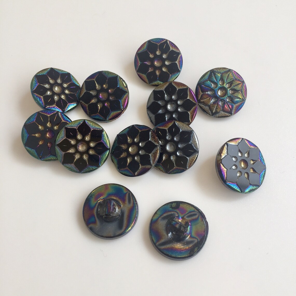 Lot of 12 vintage glass buttons 18mm | Etsy