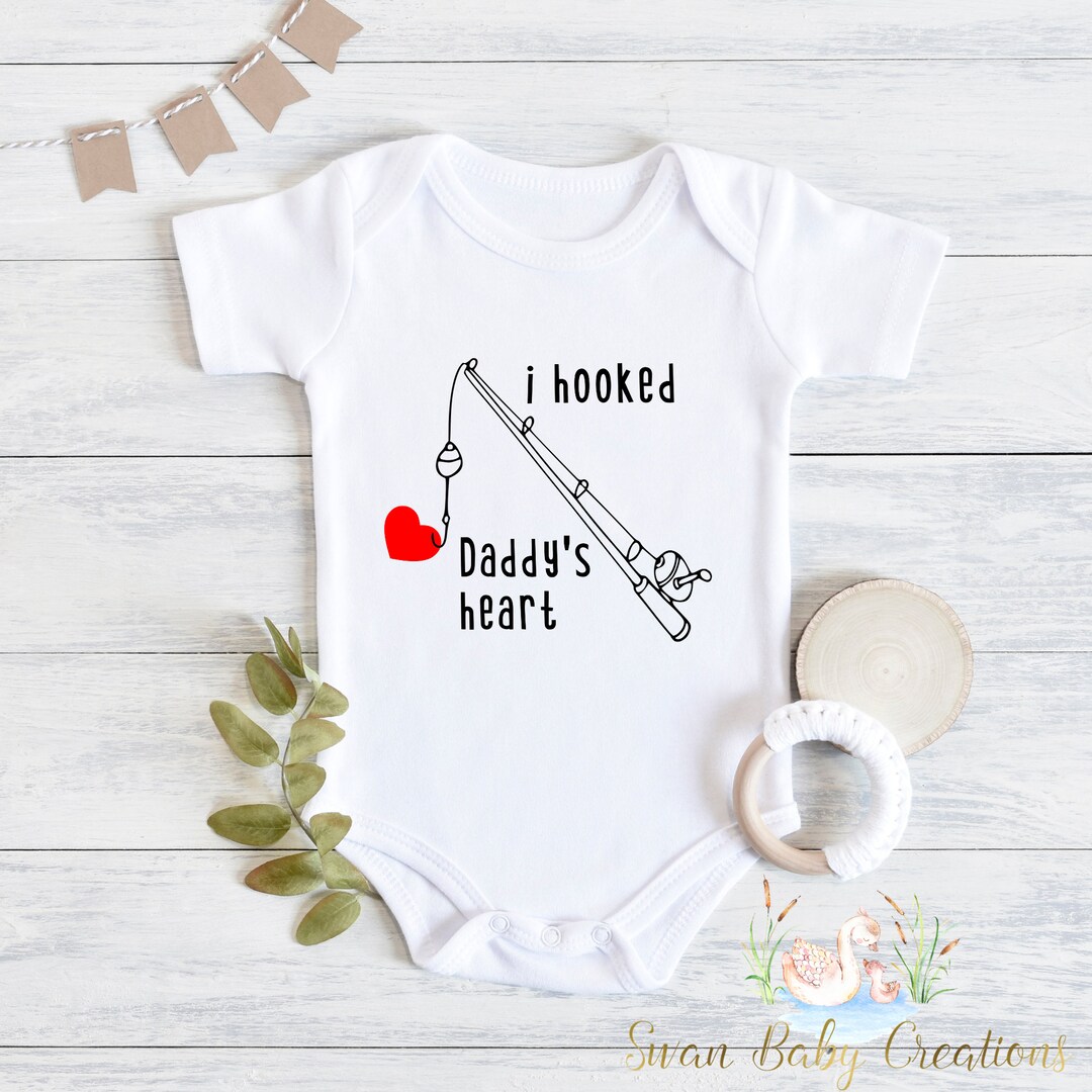 I Hooked Daddy's Heart Valentine's Day Baby Bodysuit - Etsy